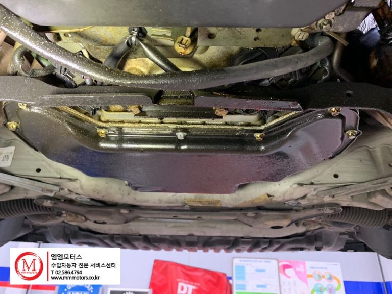 벤츠 E300 엔진경고등 오일누유 정비 수입차 전문 서비스센터 엠엠모터스 Mm모터스
