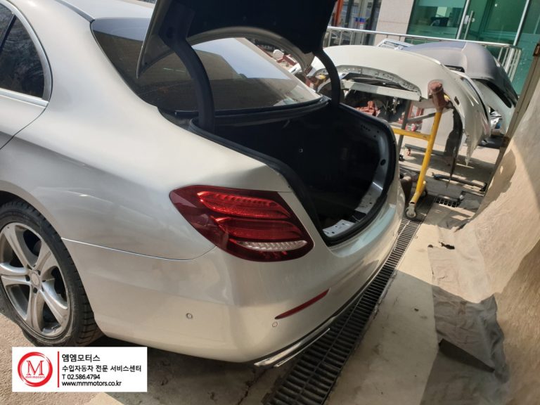 벤츠 E220 자차미적용 후면사고 범퍼 휀다 사고수리 수입차 전문 서비스센터 엠엠모터스 Mm모터스