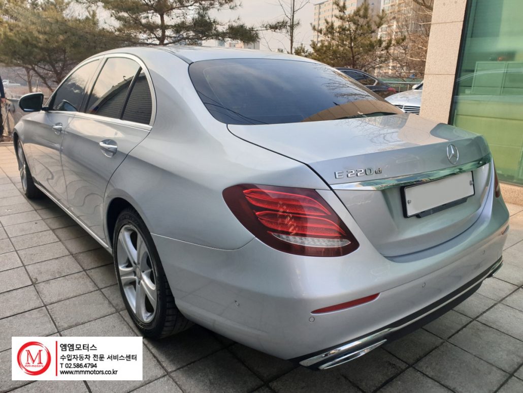벤츠 E220 자차미적용 후면사고 범퍼 휀다 사고수리 수입차 전문 서비스센터 엠엠모터스 Mm모터스